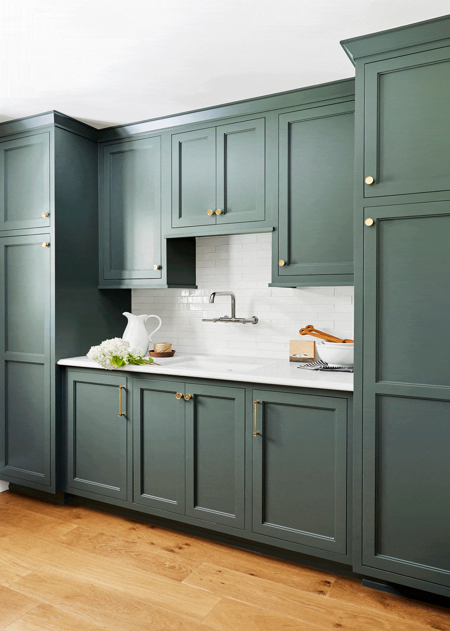 8 Steps To Building A Smart Organized Pantry Mudroom Emily Henderson 8 Steps To Building A Smart Organized Pantry Mudroom Emily Henderson