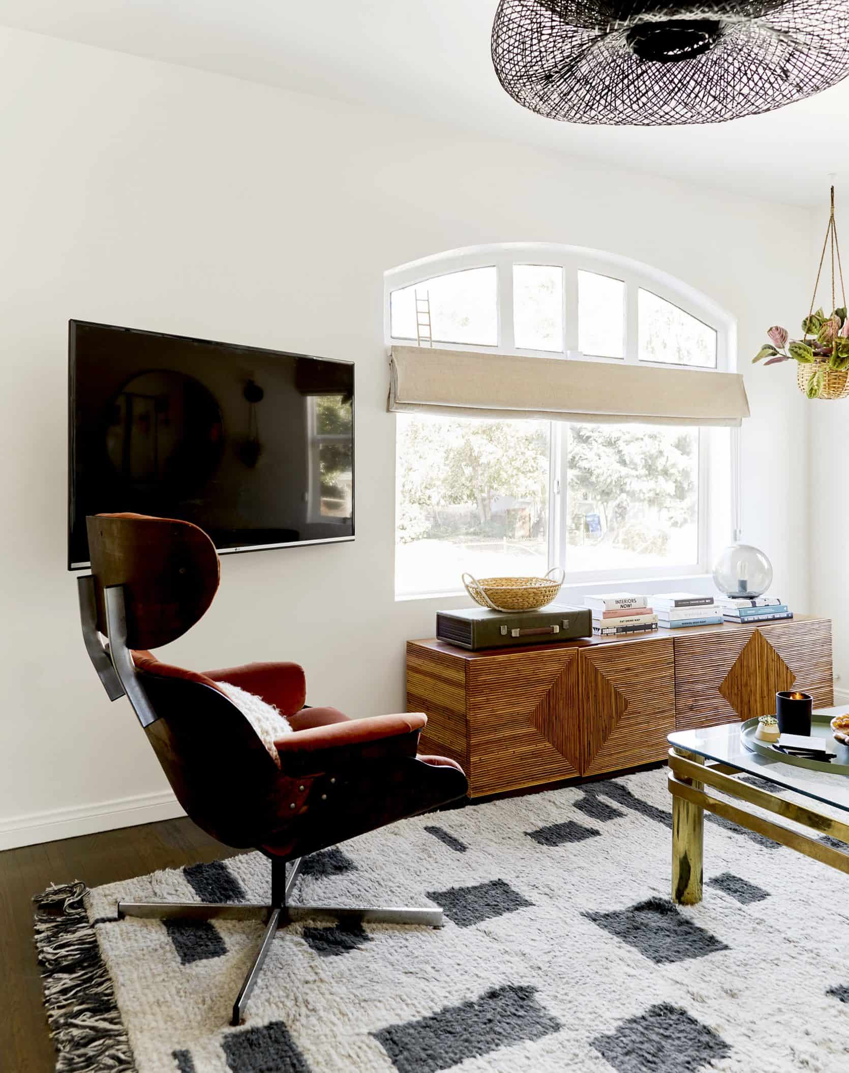 New MOTO Reveal: Emily Bowser's "Refreshed For Function" Small Living ...