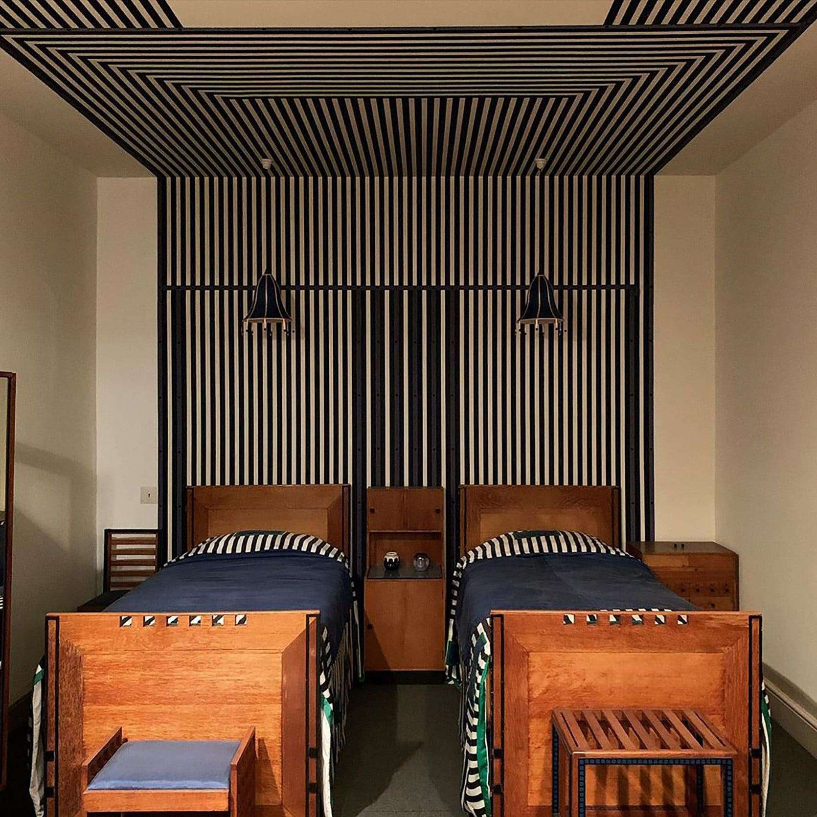 Trend Alert (?) Is The Accent Ceiling The New Accent Wall? + 5 Easy ...