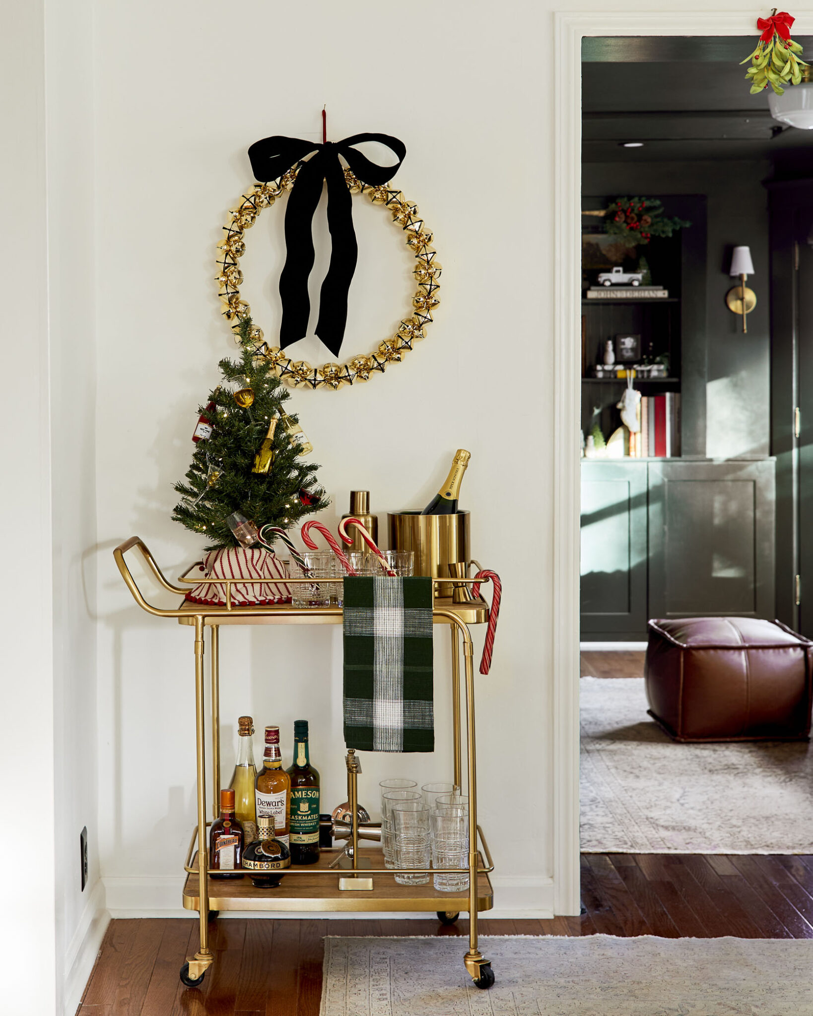 How Sara Created Her First Traditional But Youthful Christmas (With All ...