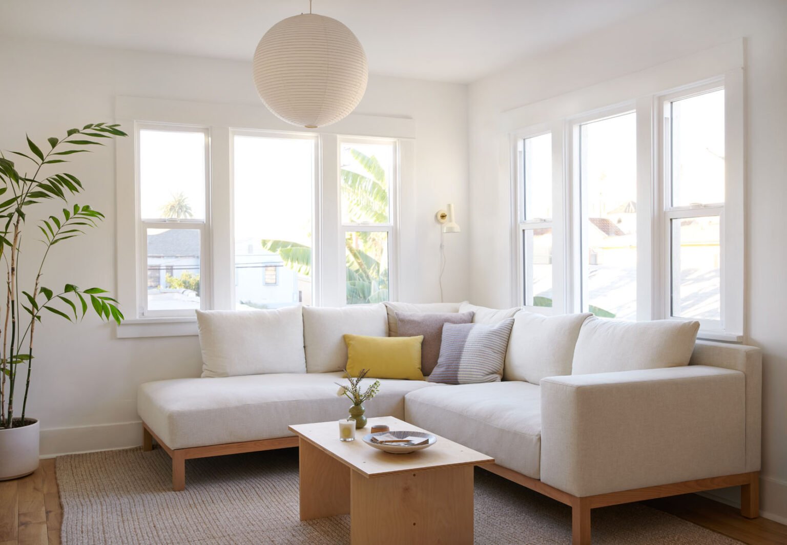 Mel’s MOTO Reveal - It’s The Breath Of Minimalist, Uncluttered Air We ...