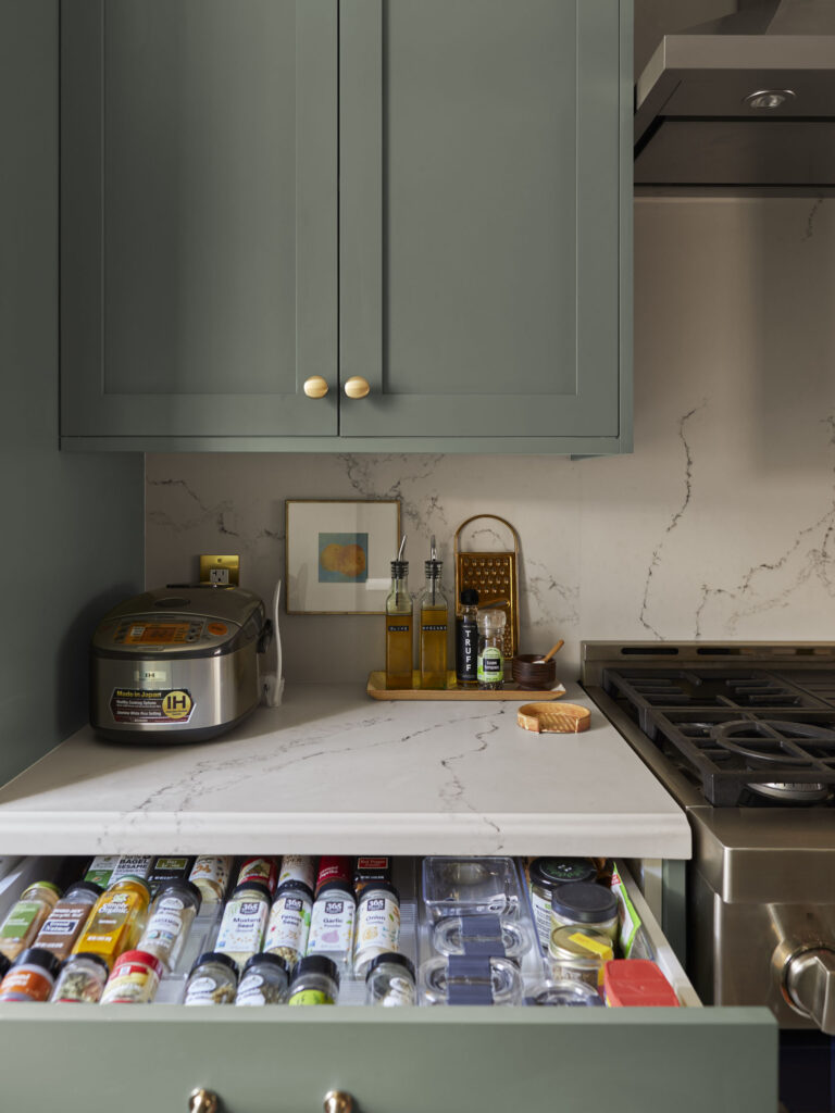 How Sara's New Galley Kitchen ACTUALLY LOOKS In The Everyday And How It ...