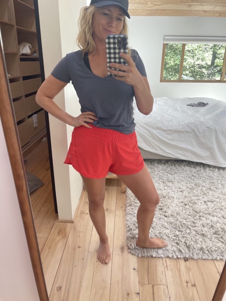 The Link Up: Emily's Vacation Shorts, Cute AND Comfortable Sandals & A ...