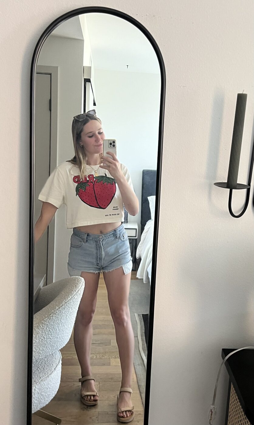 The Link Up: Emily's Vacation Shorts, Cute AND Comfortable Sandals & A ...