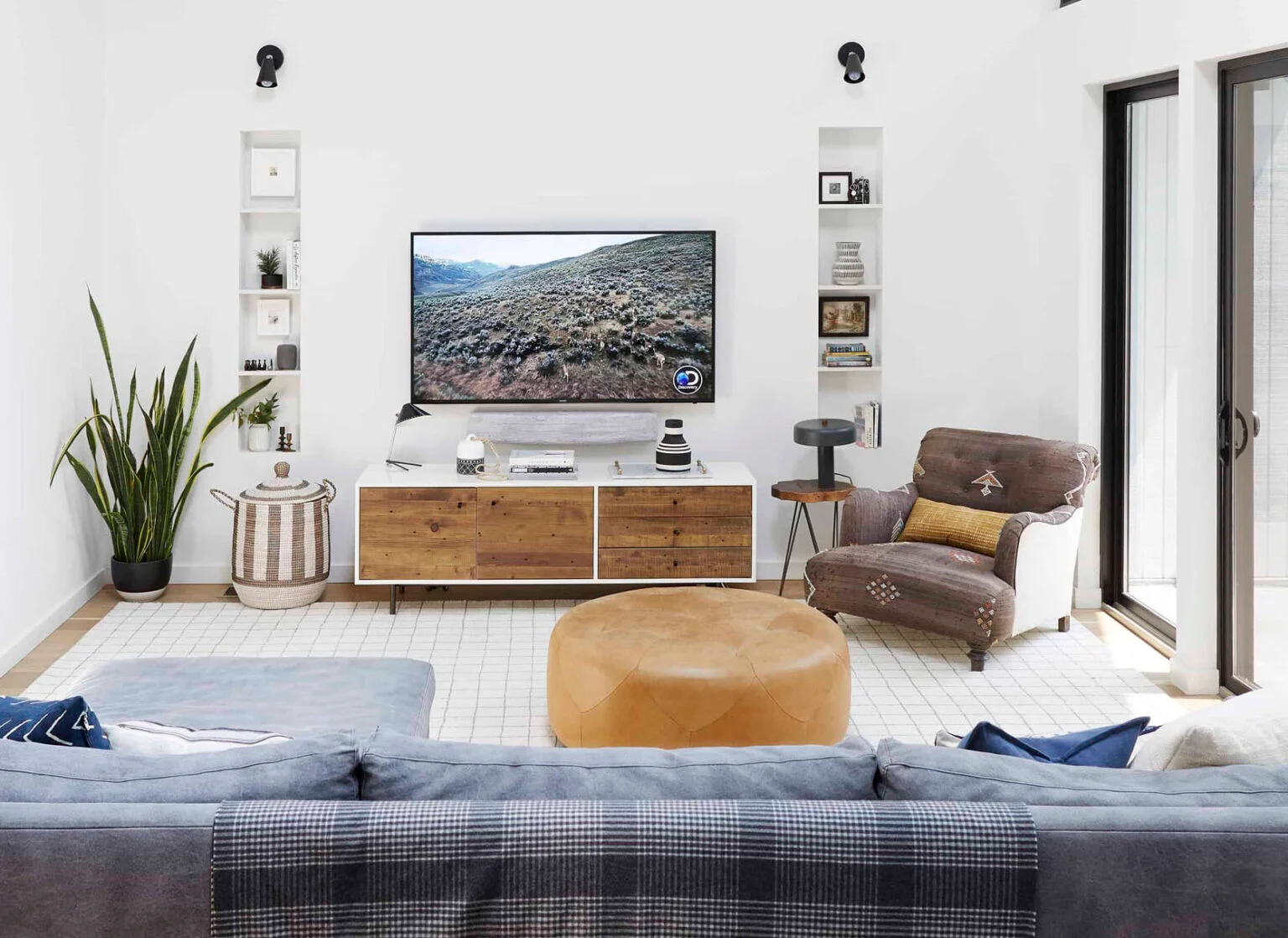 The 5 Go-To/No-Fail Living Room Layout Configuration Options To Make ...