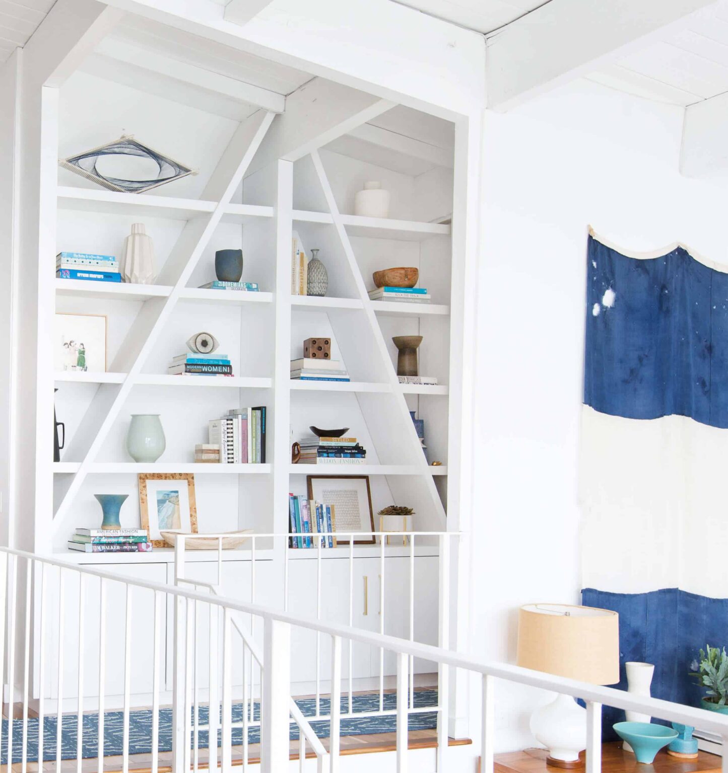 How To Make Your Bookshelves Look Better (We Have 5 Easy Tips For You ...