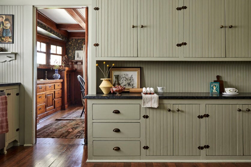 This “Happy Moody” Craftsman Home Is A Vintage Lover’s Dream (We Can't ...