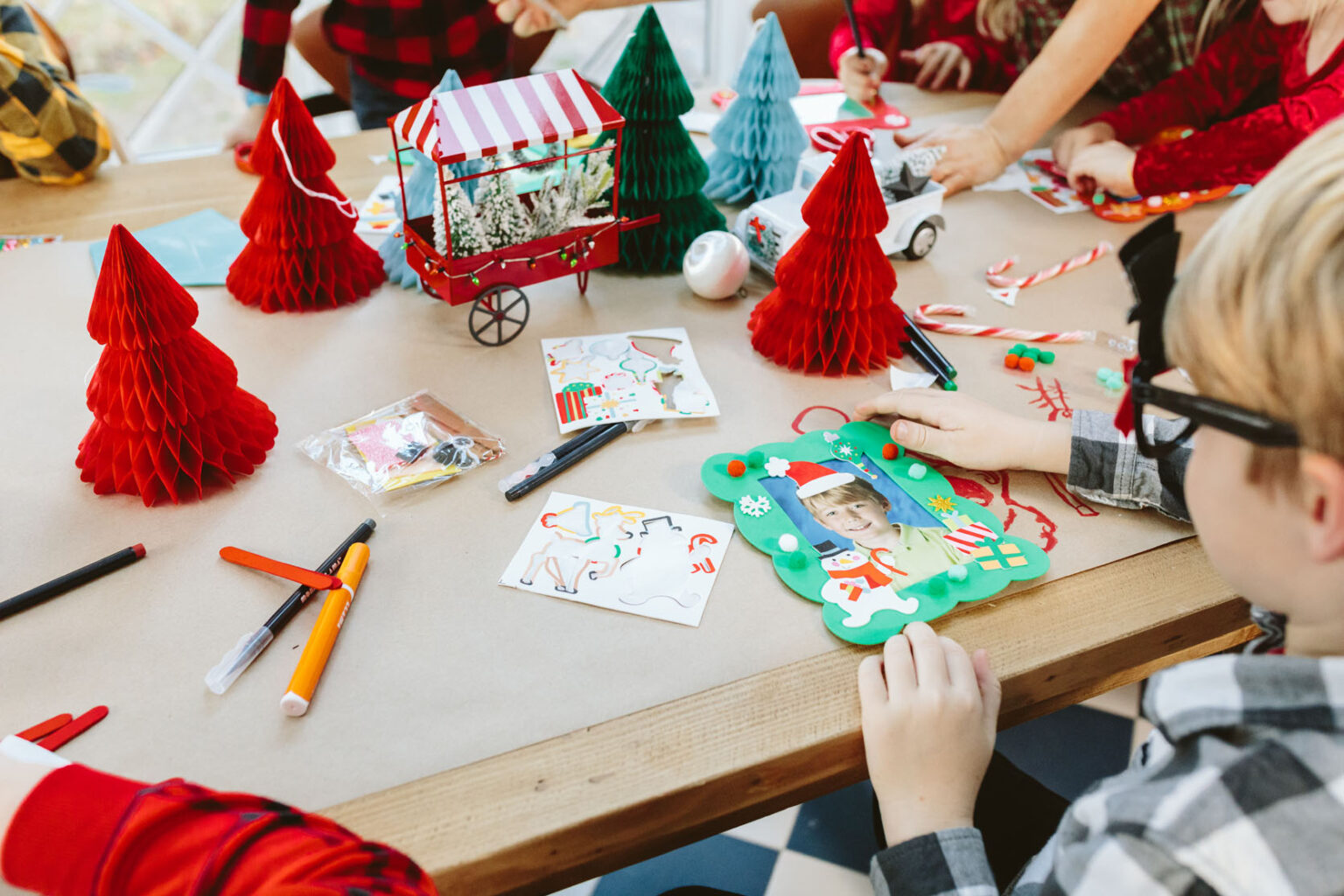Our Easy, Fun, And Affordable Kids Cousin + Crafting Holiday Party (All ...