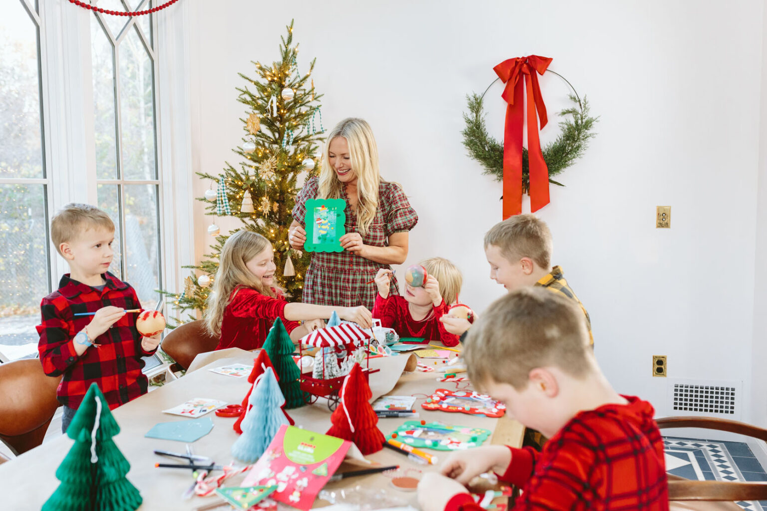 Our Easy, Fun, And Affordable Kids Cousin + Crafting Holiday Party (All ...