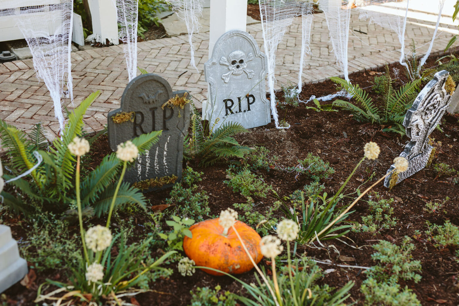 Our DIY Halloween Graveyard (+ My Favorite Halloween Decoration To Make ...