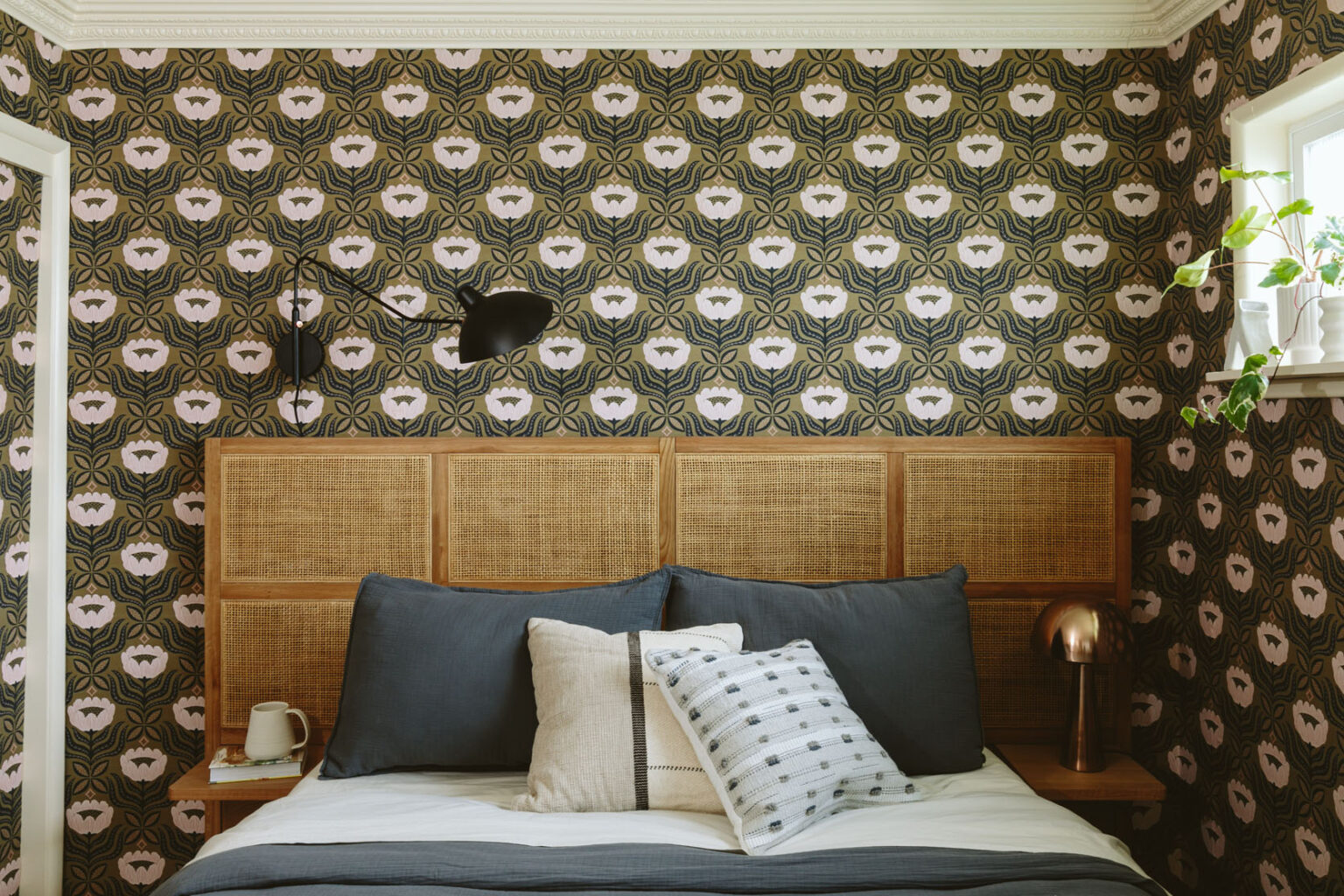 Gretchen's First MOTO Reveal: A Tiny Bedroom Comes Alive With The ...