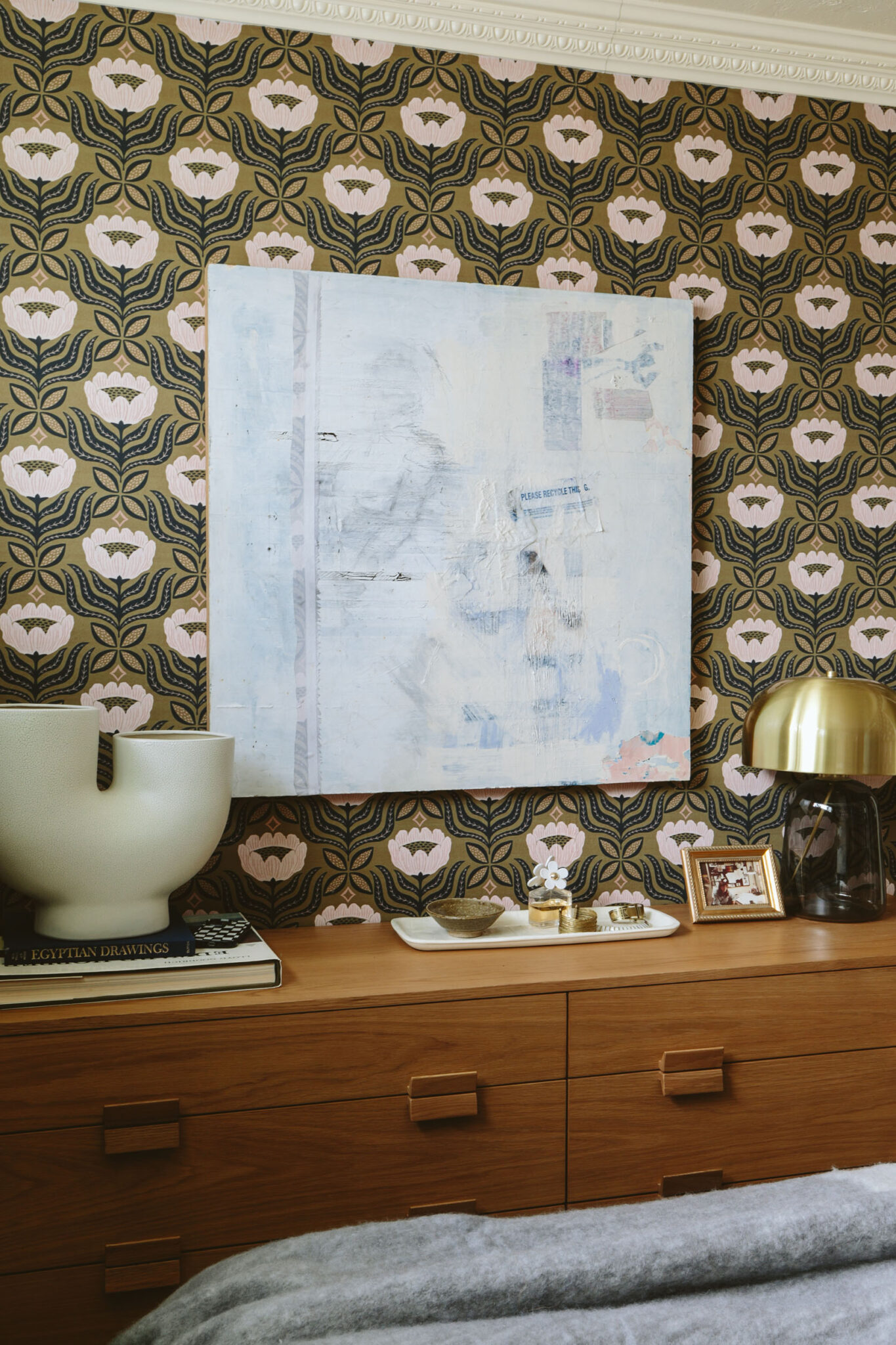 Gretchen's First MOTO Reveal: A Tiny Bedroom Comes Alive With The ...