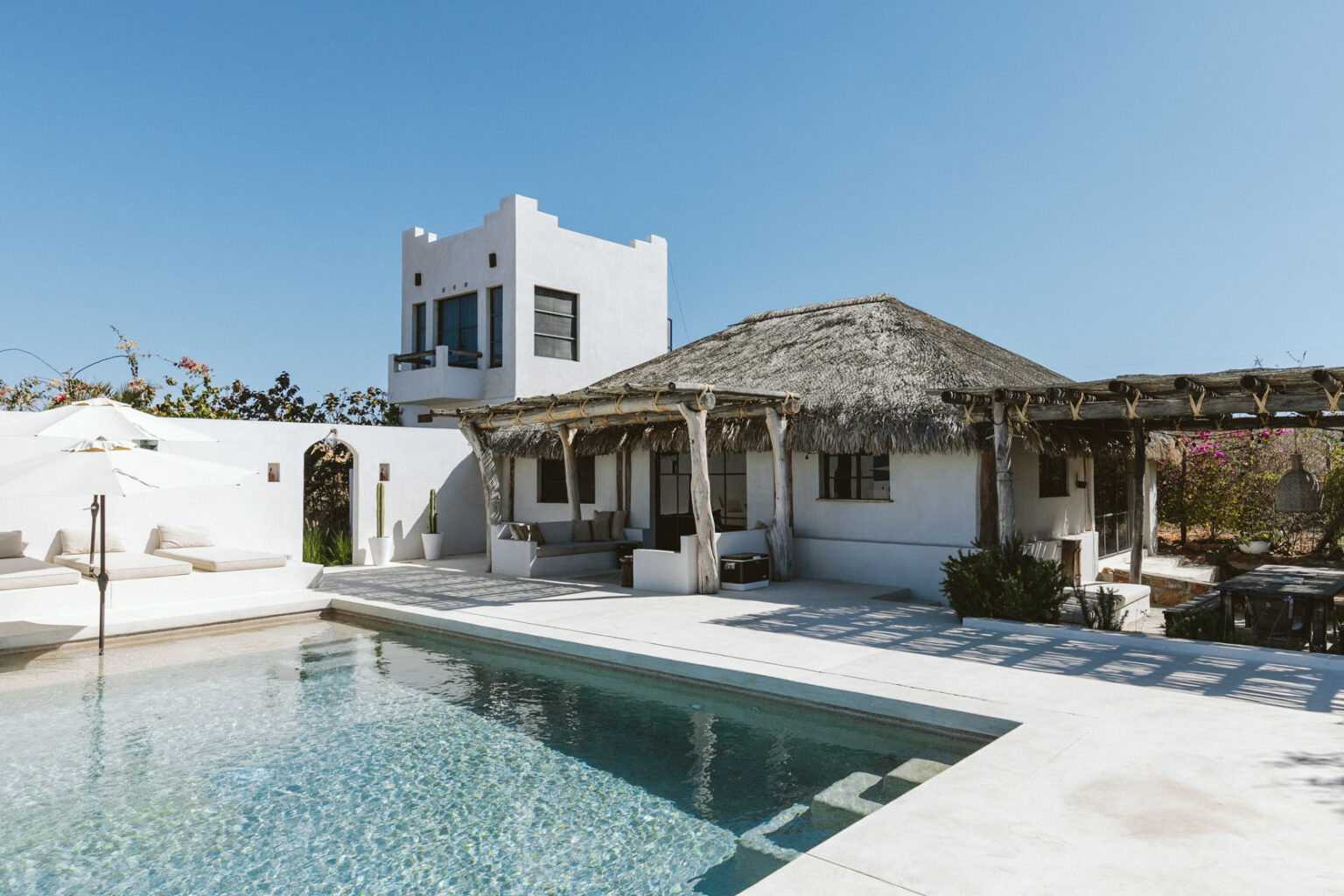 Our Team Retreat In Mexico: A Tour Of The Home Designed By A Designer ...