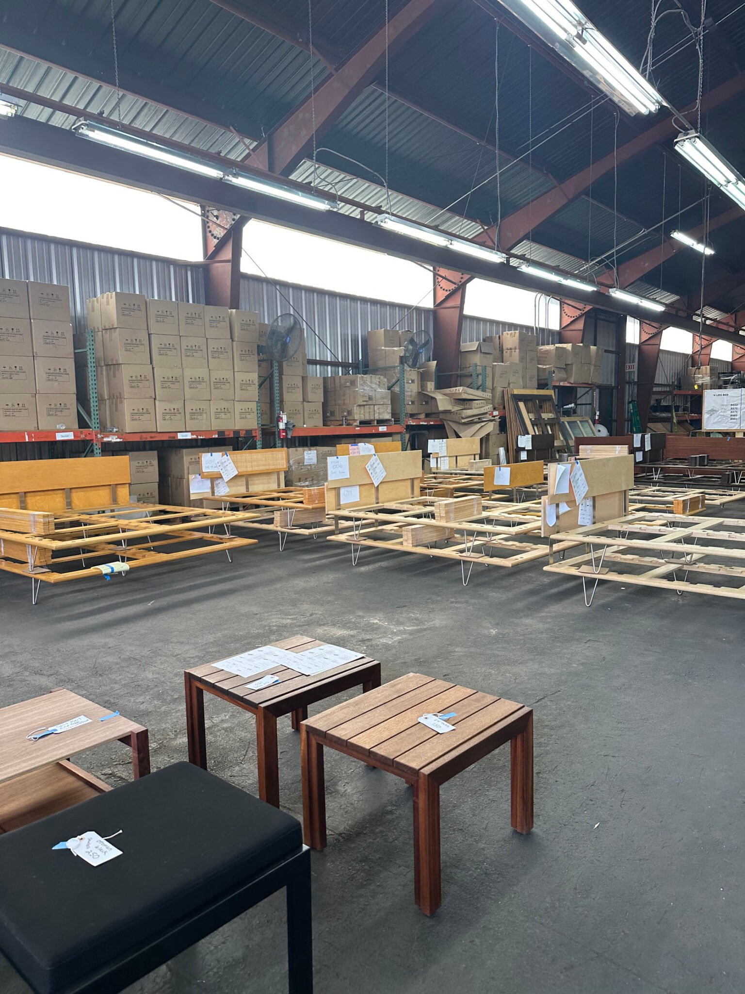 Caitlin And Jess SCORED BIG At The Famous LA Downtown Modernism Flea ...