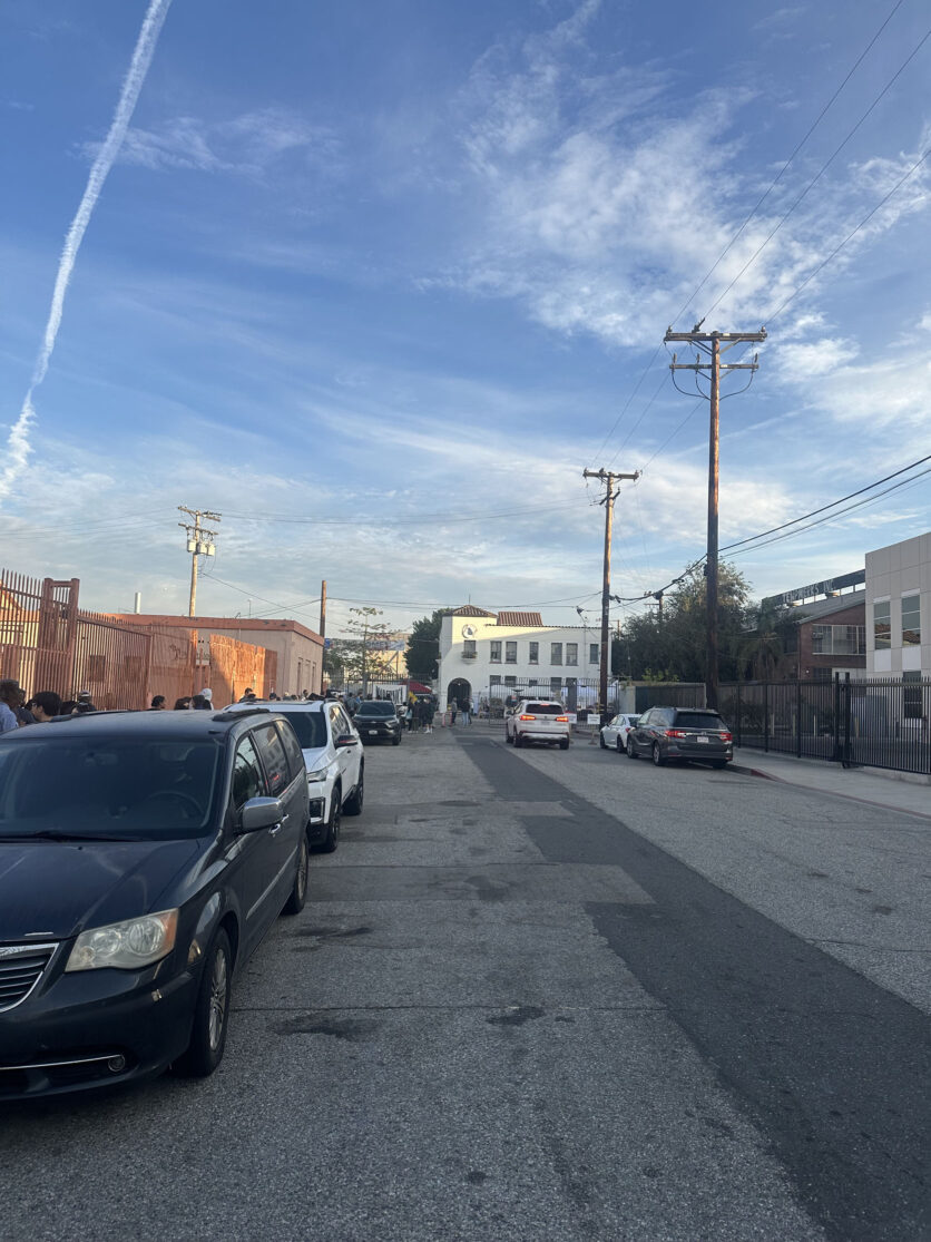 Caitlin And Jess SCORED BIG At The Famous LA Downtown Modernism Flea ...