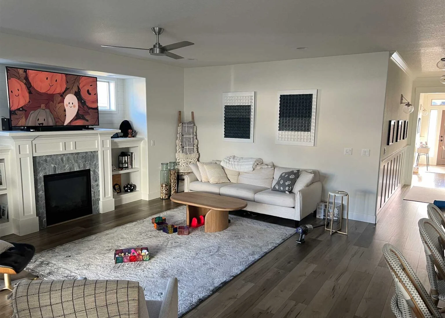 Fix It Friday: Struggling With How To Arrange Your Living Room? We Help ...