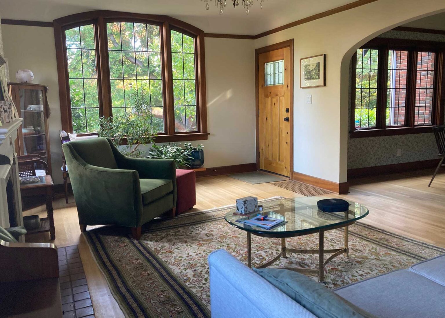 Fix It Friday: Struggling With How To Arrange Your Living Room? We Help 4 Readers Find Solutions ...