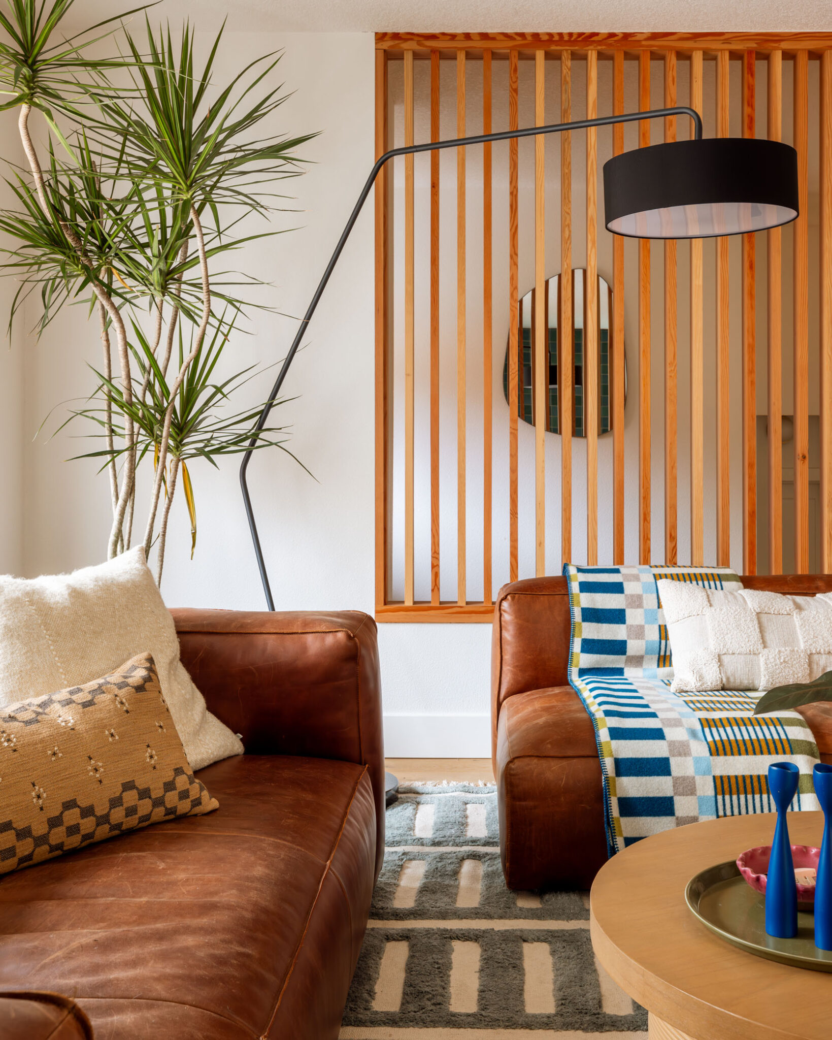 Kaitlin's 70s Inspired, Colorful And Cool Living Room Revealed (Y'all ...