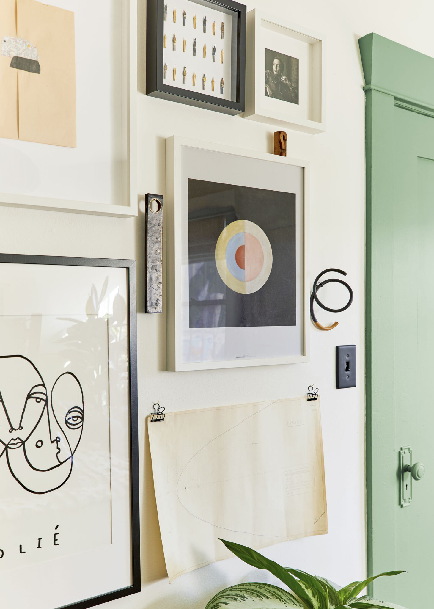 Make Your Art Feel New Again — Non Traditional Frames, Cool DIYs, And A ...