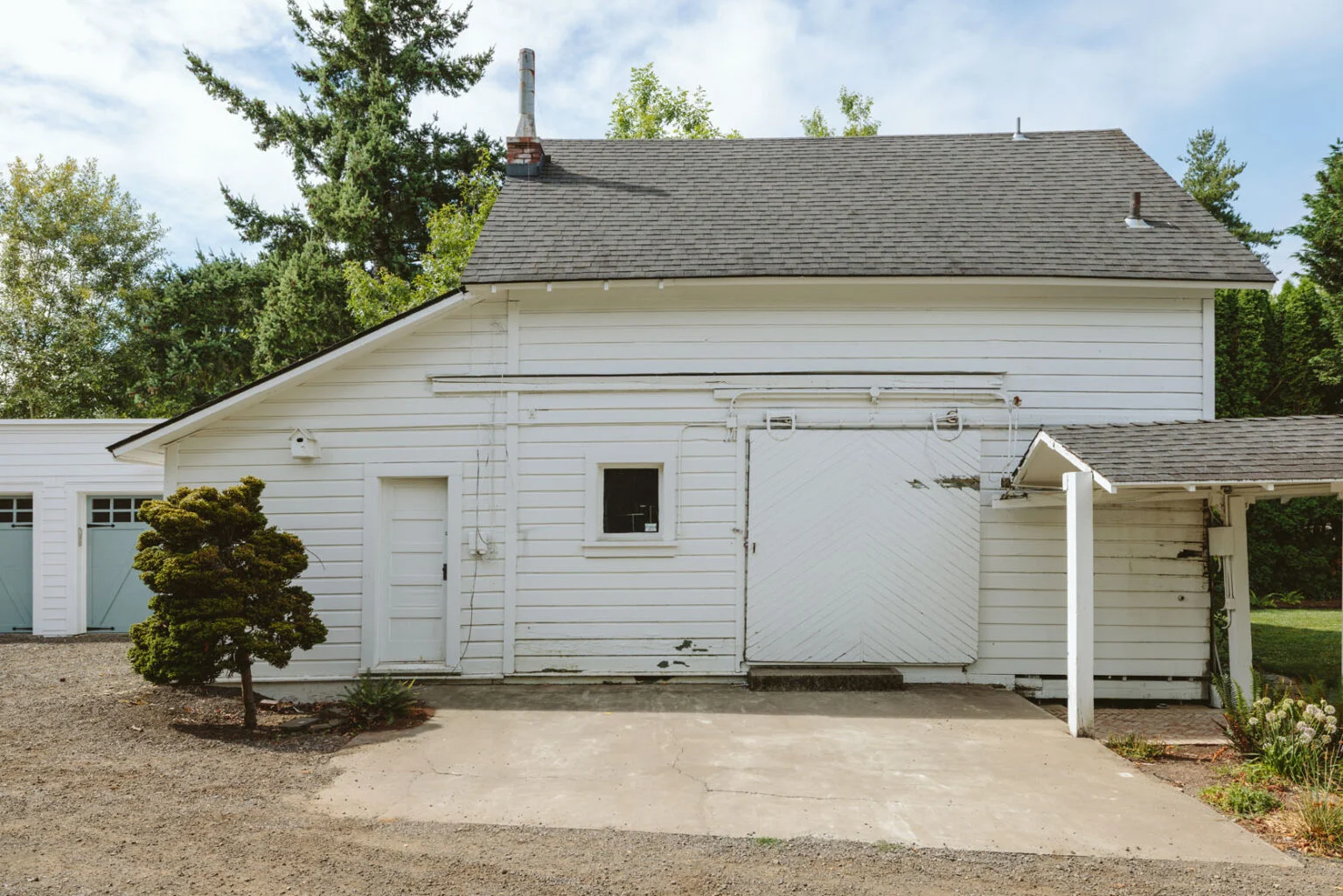 Emily Henderson's FULL Farmhouse Property Tour