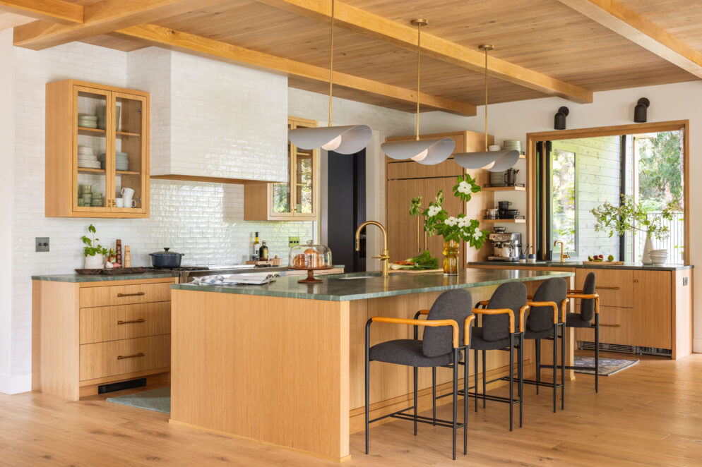BIG REVEAL DAY: My Brother's "River House" Textured, Modern Kitchen Is ...