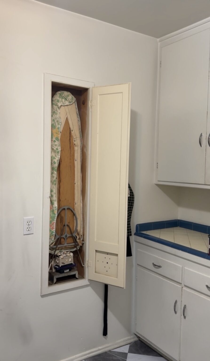 Mallory's 1950s DIY Kitchen Makeover (You Won't Believe This Before and ...